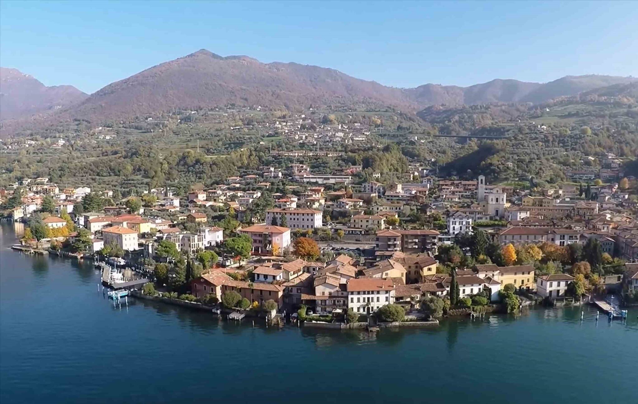 Hidden Lake Town In Northern Italy - Best For Couple