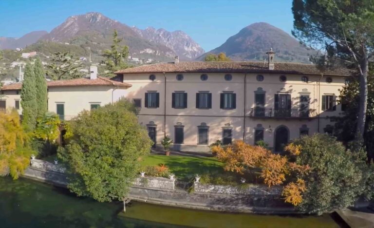 Hidden Lake Town In Northern Italy - Best For Couple