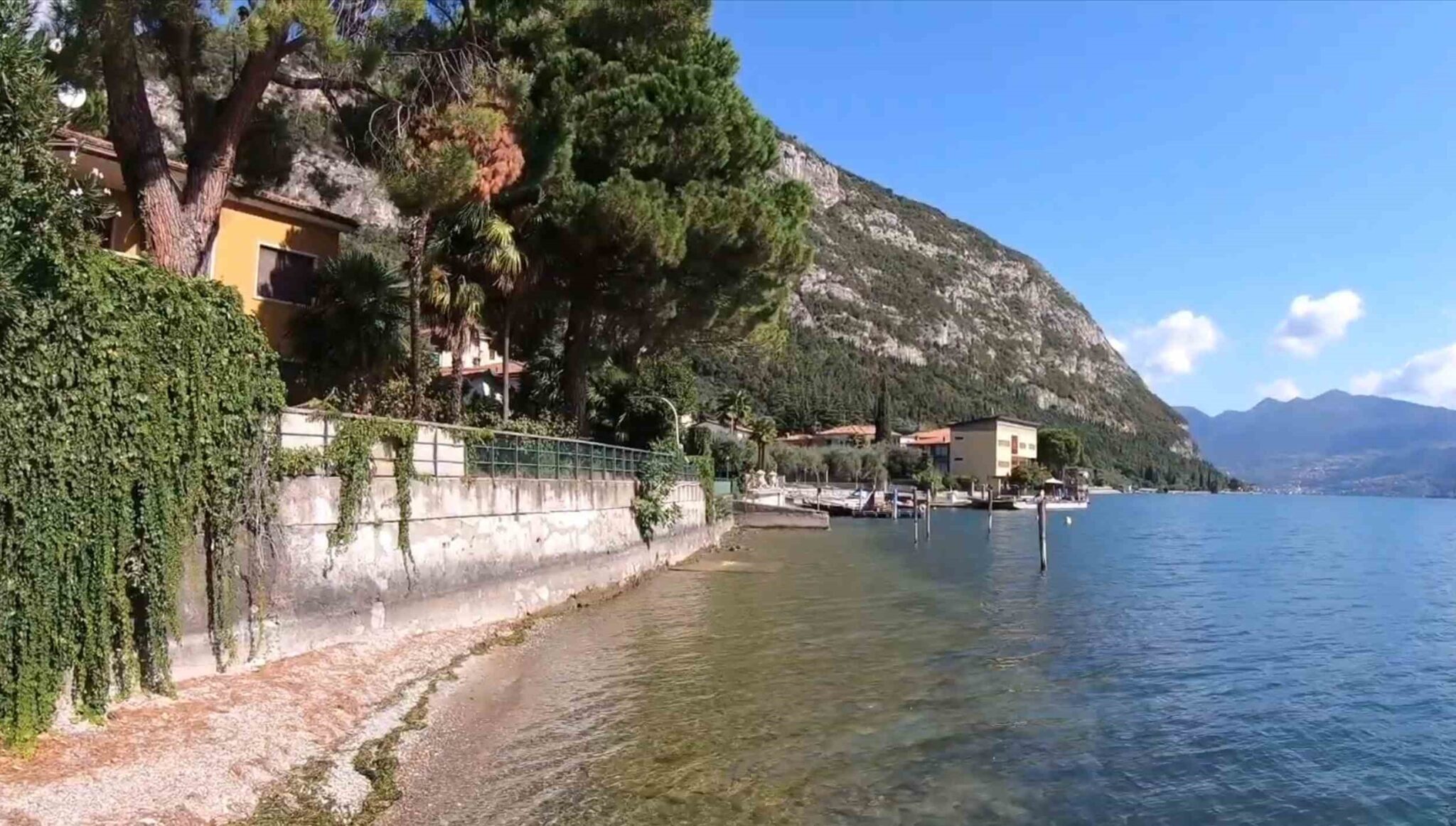 Hidden Lake Town In Northern Italy - Best For Couple