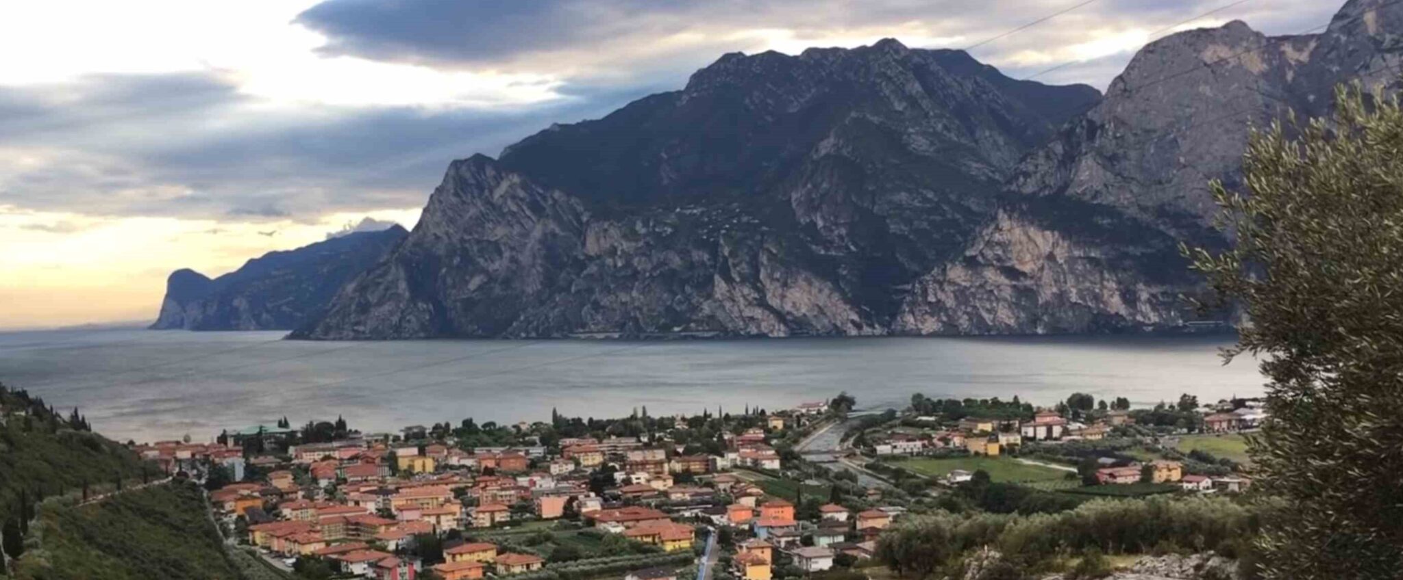 Hidden Lake Town In Northern Italy - Best For Couple