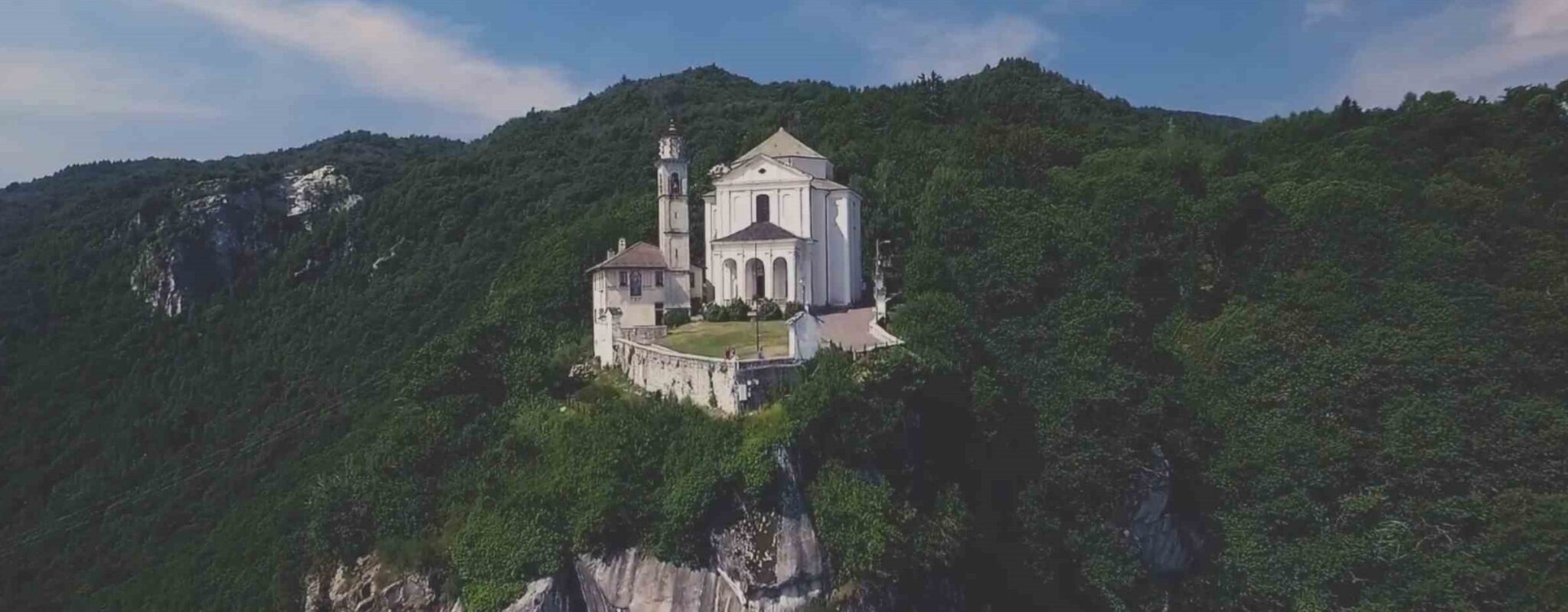 Hidden Lake Town In Northern Italy - Best For Couple